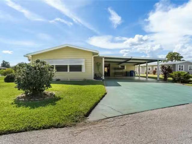 851 PATRIOT PL, TAVARES, FL 32778 Single Family Residence For.