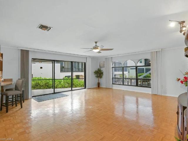 851 Perrine Ct, Marco Island, FL 34145 | MLS #226025