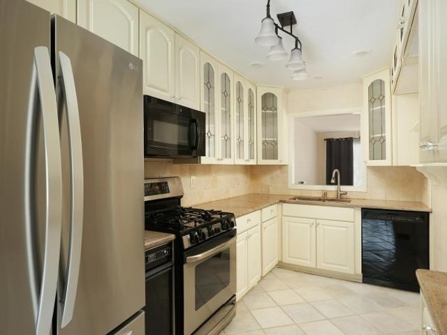 851 Princeton Ct