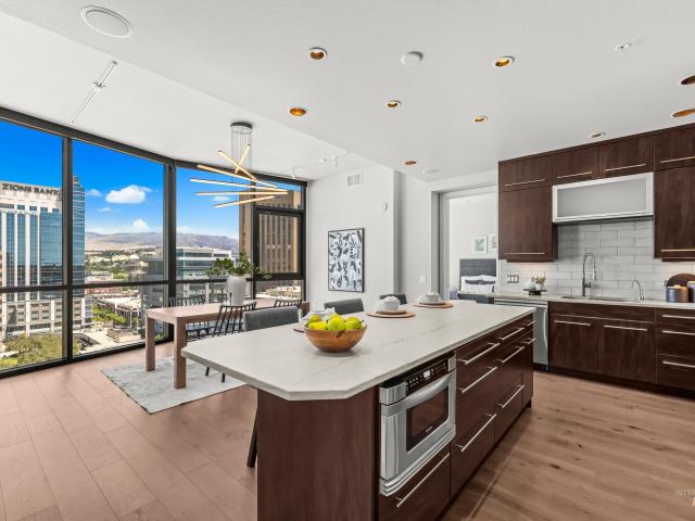 851 W Front Street 1202
