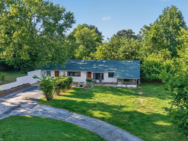 851 W Stonehill Road