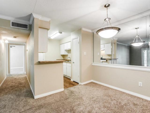851 Threadneedle Street 303