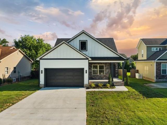 8524 Blanche Rd, Ooltewah, TN 37363