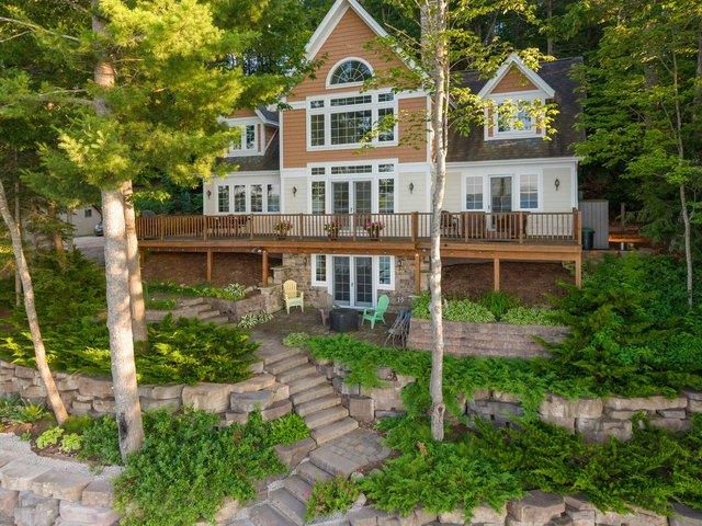8524 Kingsley Beach Dr, Indian River, MI 49749