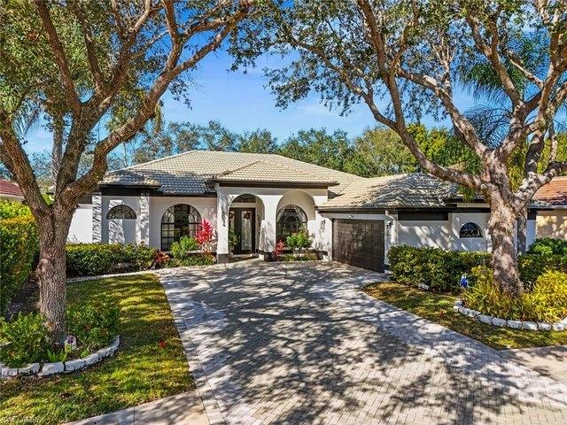 8524 Laurel Lakes Blvd, Naples, FL 34119