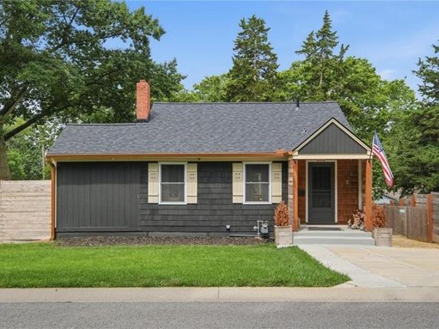 8524 Riley St, Overland Park, KS 66212