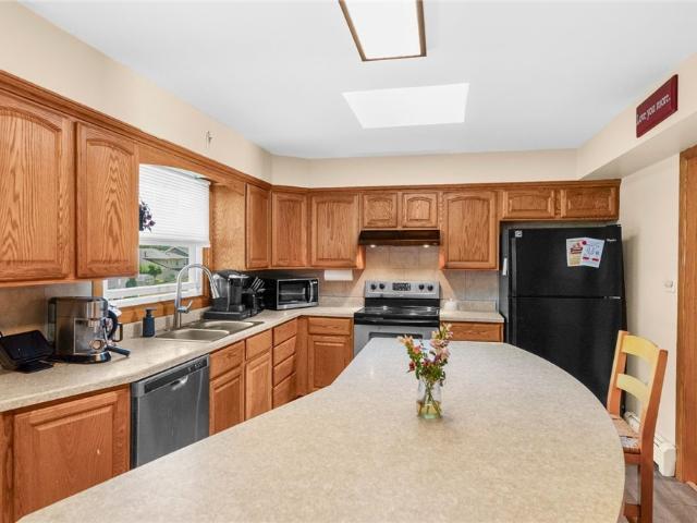 8524 Sleepy Hollow Drive NE