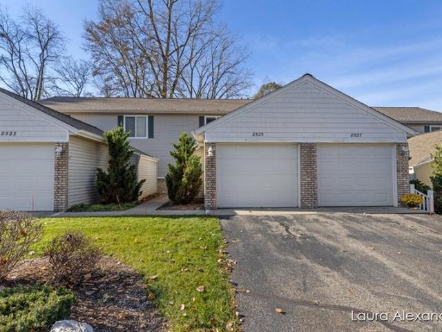 8525 Courtland Dr NE, Rockford, MI 49341