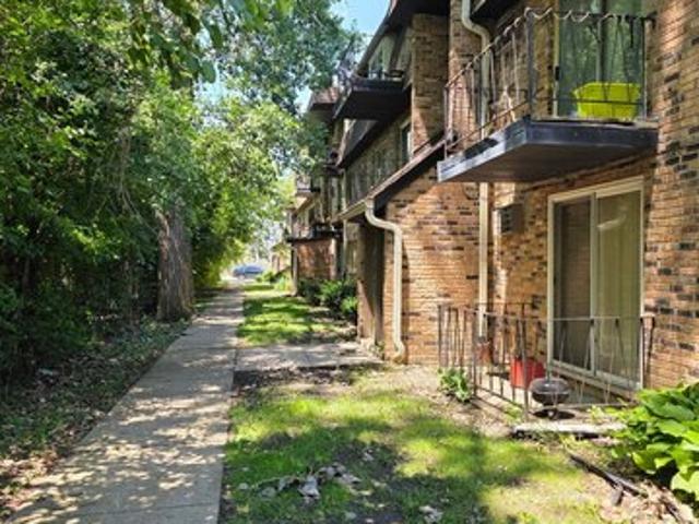 8525 S Kedzie St Unit 106, Chicago, IL 60652