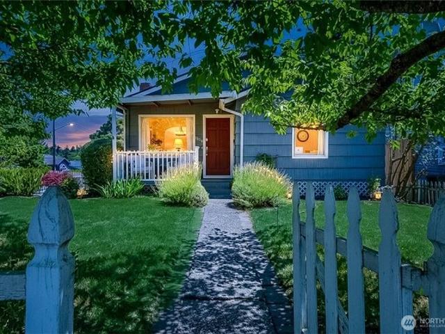 8526 17th Ave NE, Seattle, WA 98115
