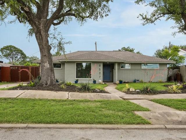 8527 Glenloch Dr, Houston, TX 77061