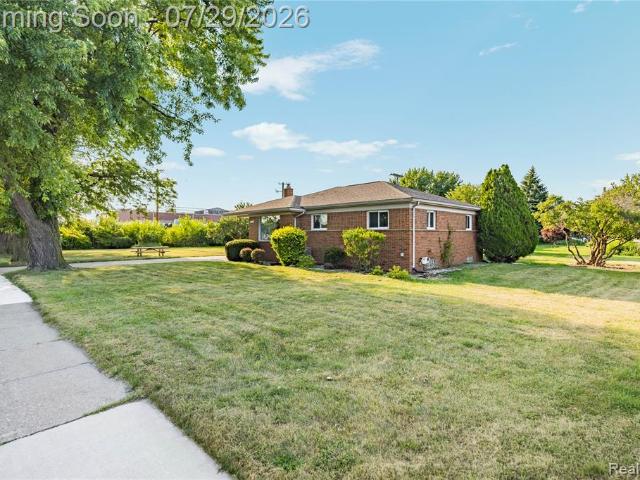 8527 Metropolitan Parkway