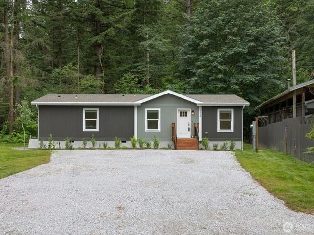 8528 Juniper Pl, Maple Falls, WA 98266