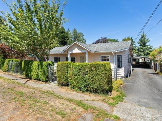 8528 S 121st St, Seattle, WA 98178