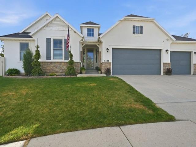 8528 S Otter Creek Dr W, West Jordan, UT 84081