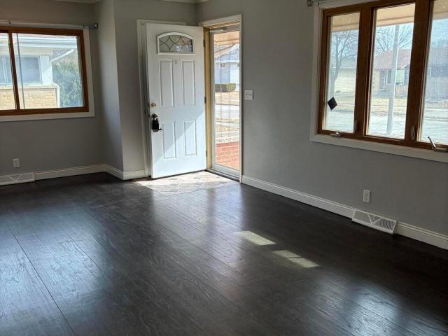8528 W Arden Pl, Milwaukee, WI 53225 | MLS #1951 | Compass