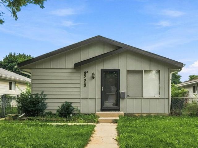 8528 W Potomac Ave, Milwaukee, WI 53225
