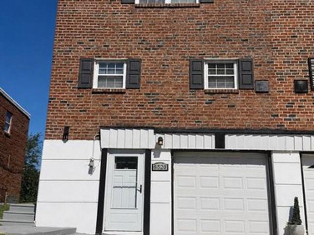 8520 Bridle Rd, Philadelphia, PA 19111