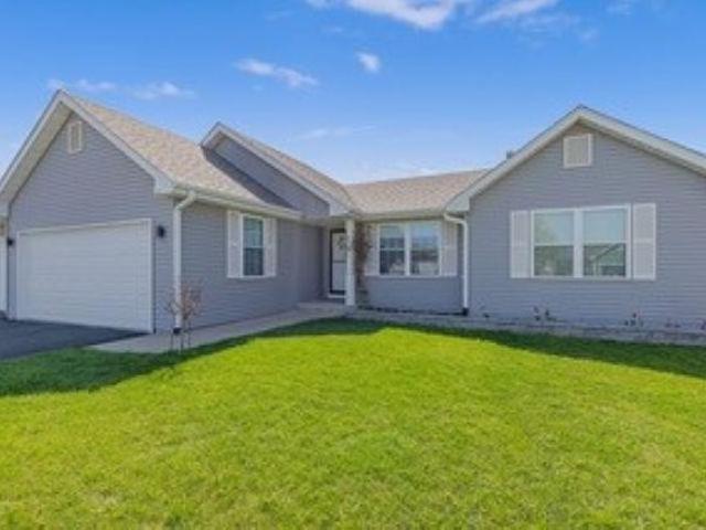 8520 Crooked Bend Rd, Machesney Park, IL 61115