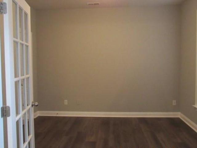 8520 Dargan Lane