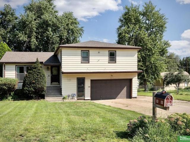 8520 Decatur St, Omaha, NE 68114