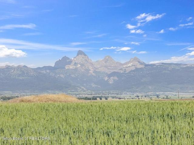 8520 Fawn Ridge Ln, Tetonia, ID 83452