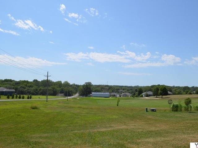 8520 Lake Ridge Dr, Plattsmouth, NE 68048