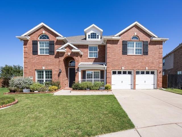 8520 Pinewood Dr, Fort Worth, TX 76123