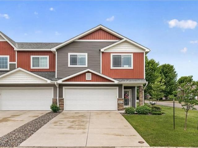 8521 Gateway Cir, Monticello, MN 55362