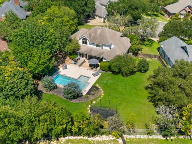 8522 Fairway Bend Dr