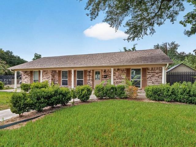 8522 Westview Dr, Houston, TX 77055
