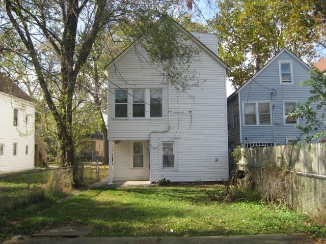 8523 S Muskegon Ave, Chicago, IL 60617 | Compass