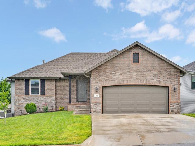 852 E Acacia Lane