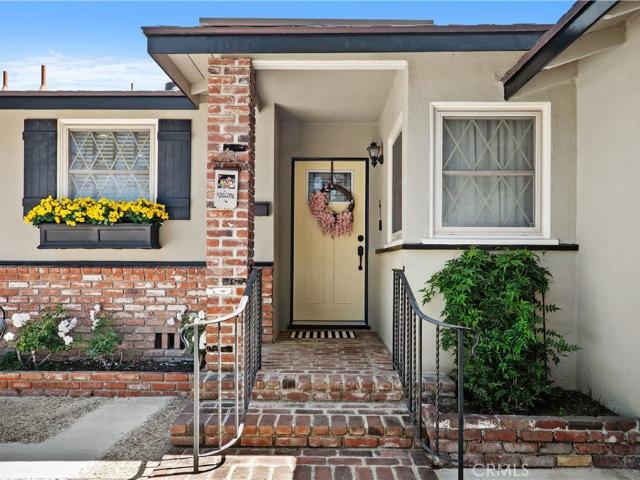 852 Kallin Avenue