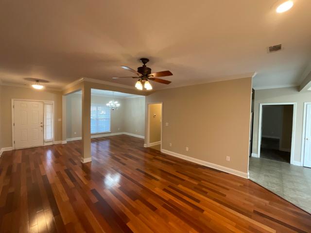 852 Hamilton Court