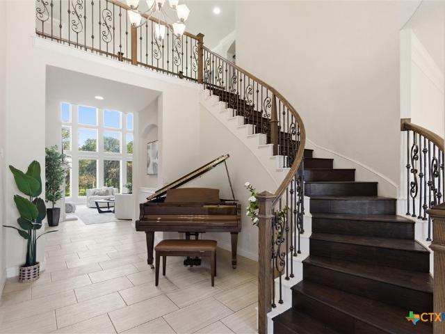 852 Hampton Oaks