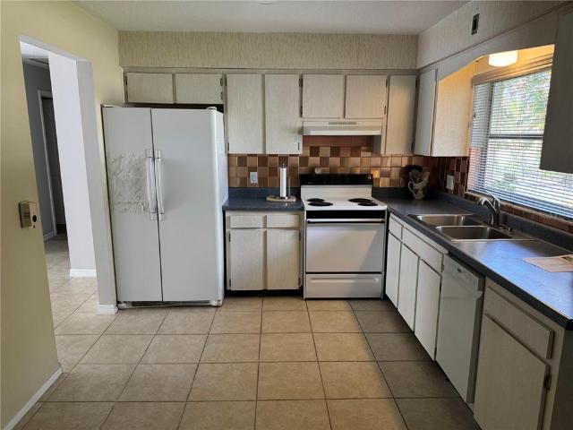 852 Oxford Ct, Dunedin, FL 34698 | MLS #TB8484