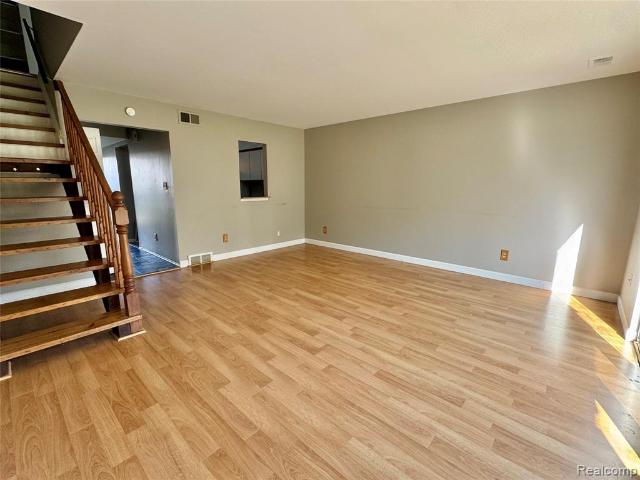 852 N Main Street