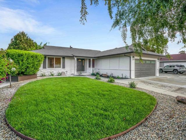 852 Seminole Dr