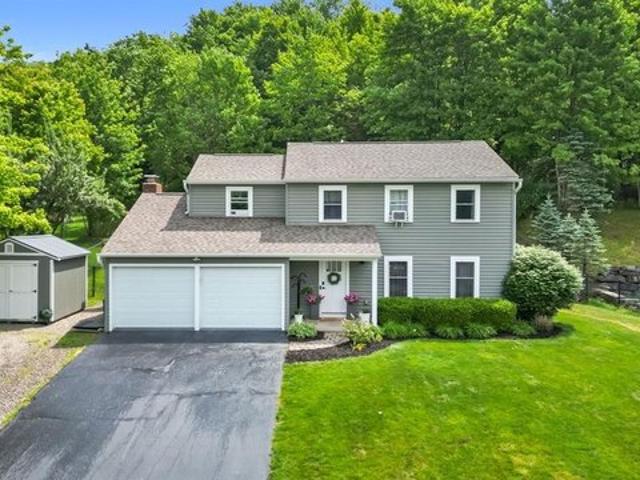 852 Rosewood Ter, Endicott, NY 13760