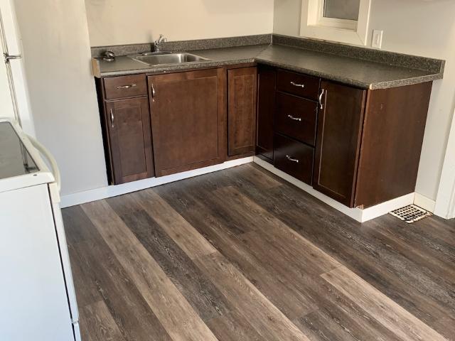 852 Retallack St, 2 beds, 1 full bath