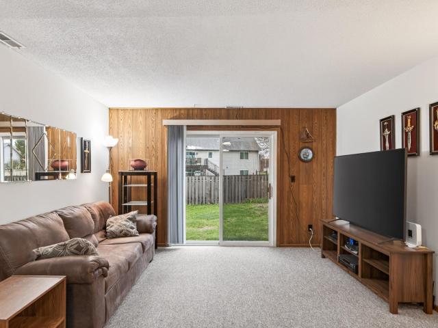 852 Woodgate Dr, Unit 216, Vadnais Heights, MN 55127 | MLS #7064 | Compass