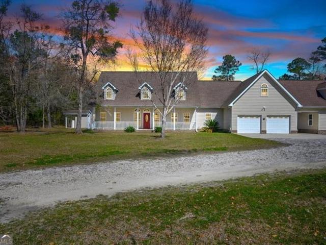852 Thoroughbred Rd, Woodbine, GA 31569