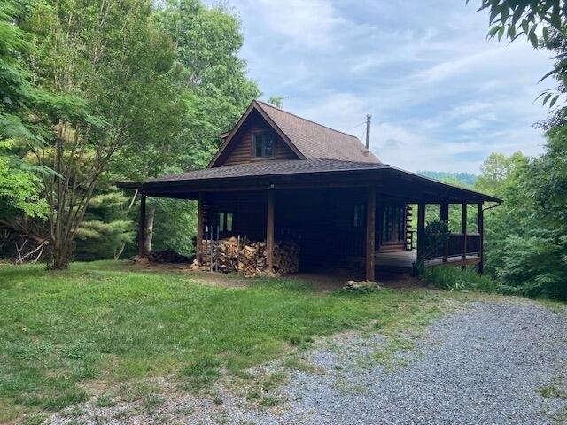 8536 Starlight Ln, Boones Mill, VA 24065