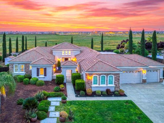 8537 Bridgestone Crescent Rd, Roseville, CA 95747 | MLS #226031 | Compass