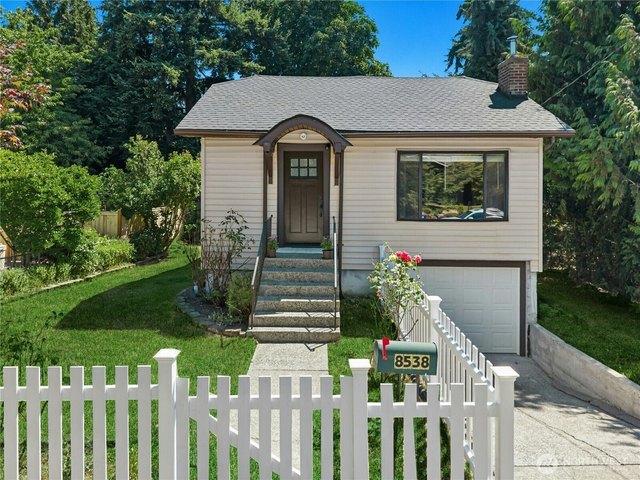 8538 Ashworth Ave N, Seattle, WA 98103