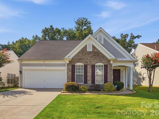 8530 Heron Glen Dr, Charlotte, NC 28269