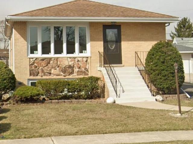 8530 S 78th Ave, Bridgeview, IL 60455
