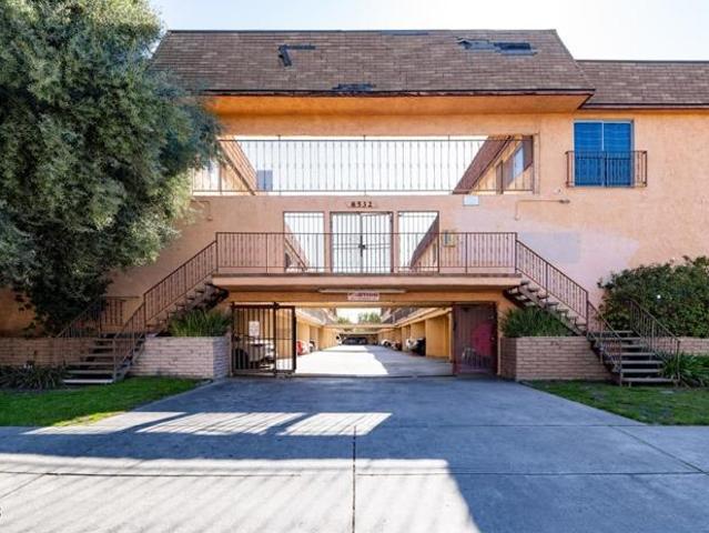 8532 Columbus Ave #24, North Hills, CA 91343