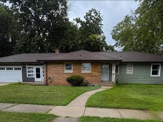 8532 Delaware St, Highland, IN 46322